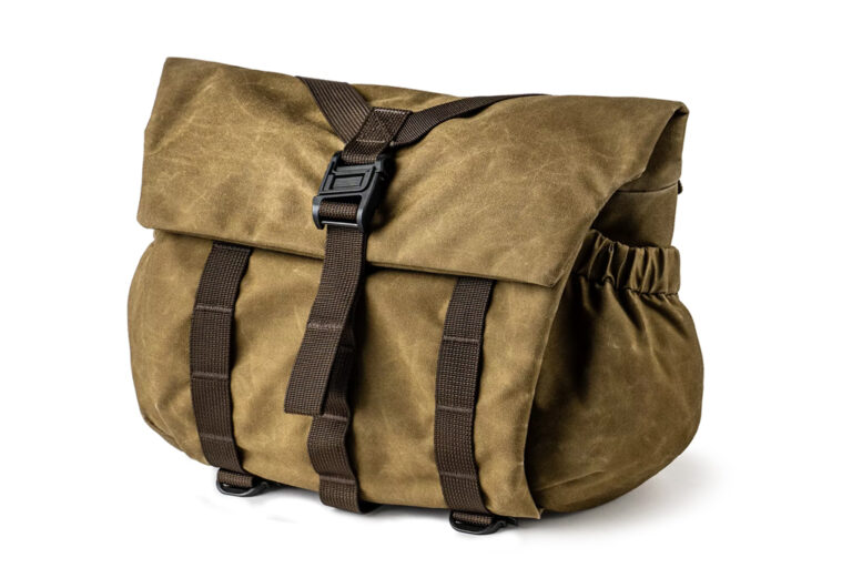 Wotancraft PILOT TRAVEL CAMERA BAG 7L Khaki Brown - Leica Store